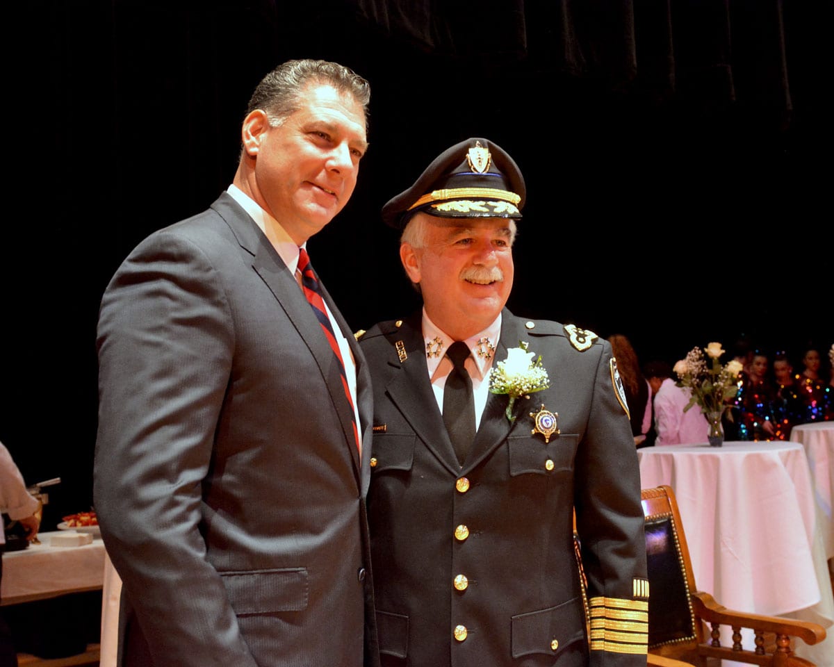 Coppinger pins on a new badge - Itemlive