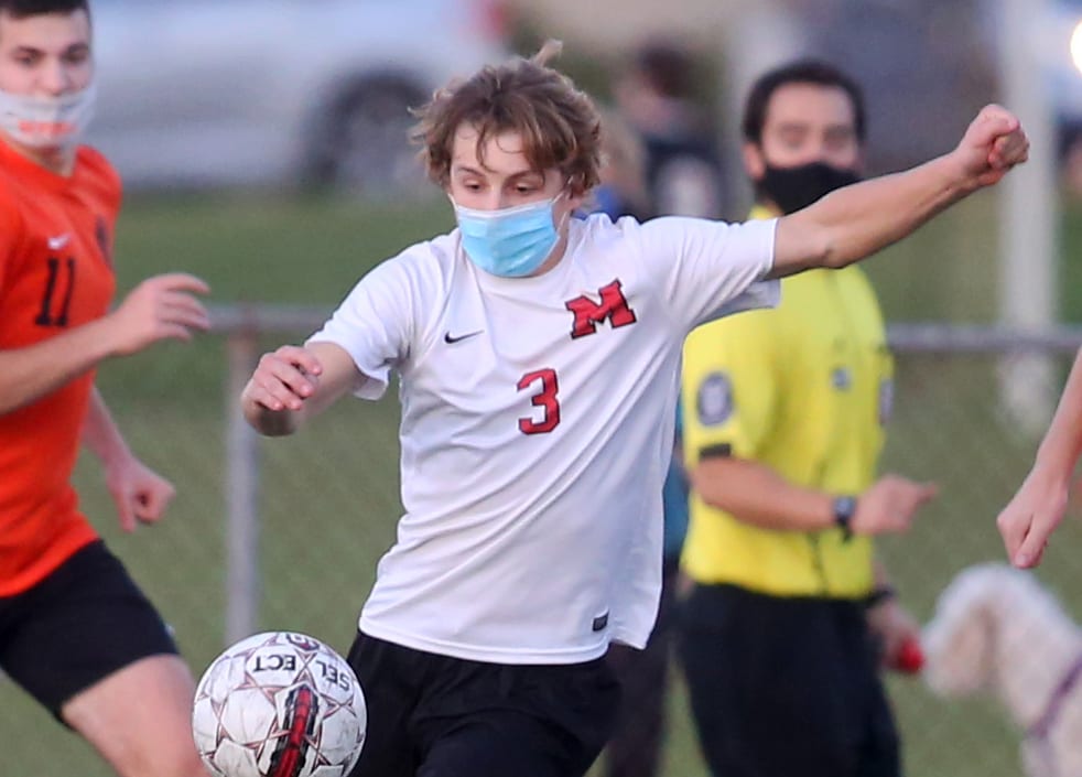 Marblehead boys soccer comes up just short to NEC foe Beverly - Itemlive