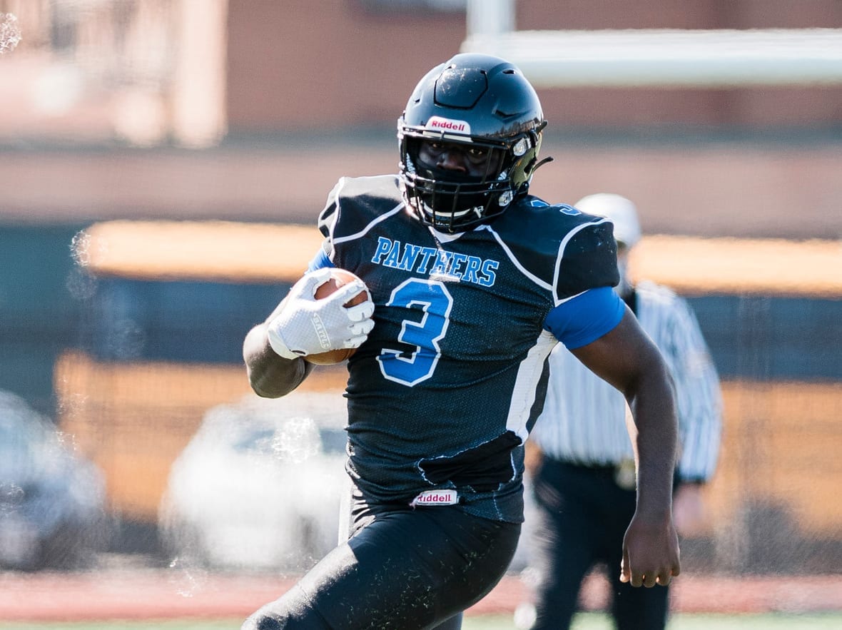 KIPP football blows out Essex Tech on Senior Night - Itemlive