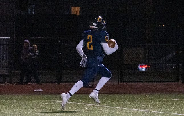 David Brown does it all for Spartans - Itemlive