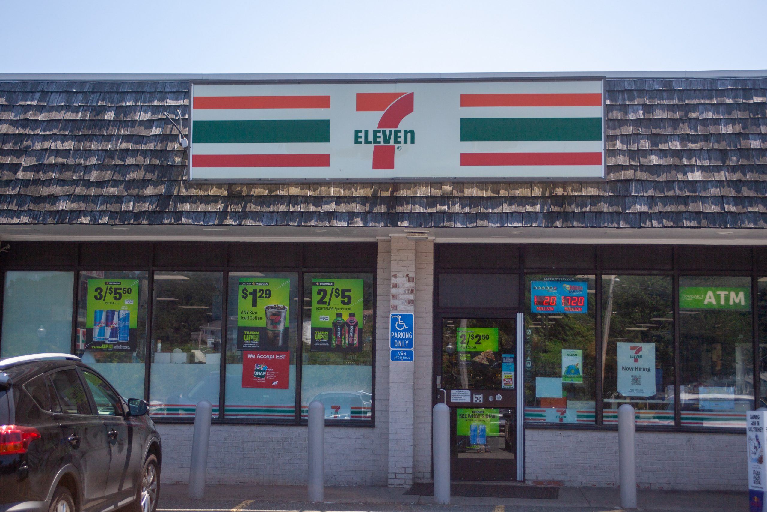 Lynn 7 Eleven Doesn t Sell The Jackpot But 50K Is Still A Lot Itemlive Lynn 7 Eleven Doesn t Sell The Jackpot But 50K Is Still A Lot Itemlive