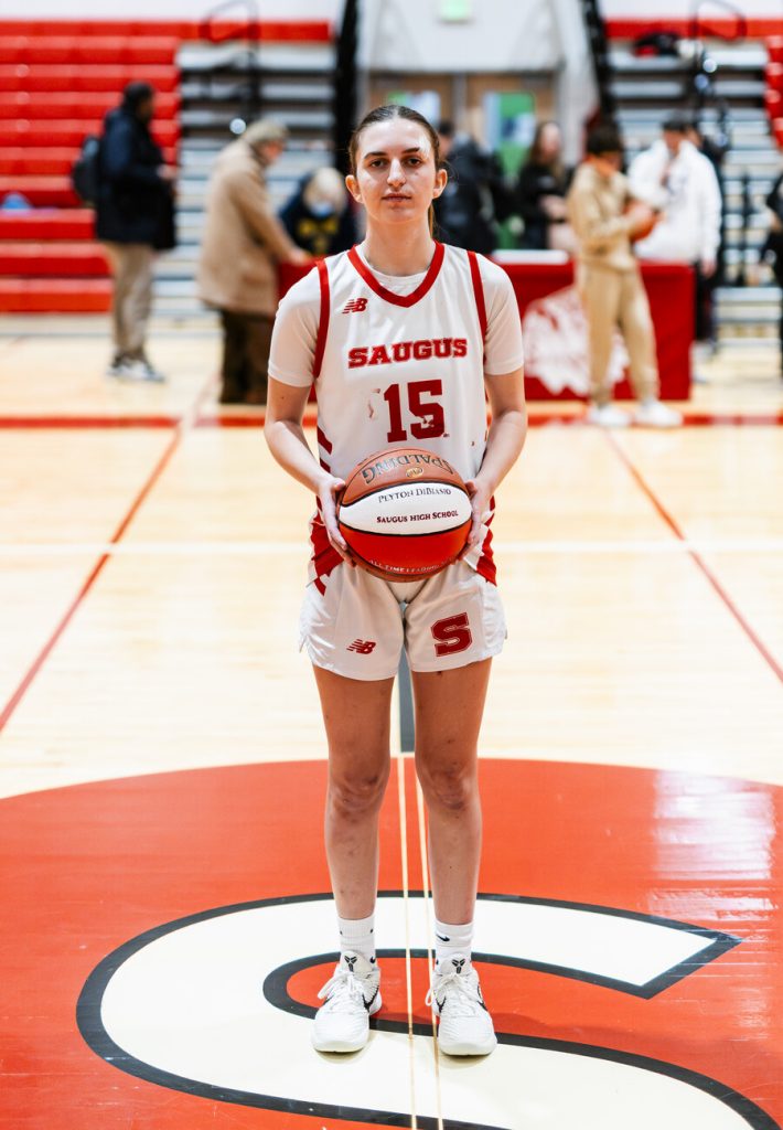 SHE STANDS ALONE - Peyton DiBiasio becomes Saugus’ all-time leading scorer - Itemlive