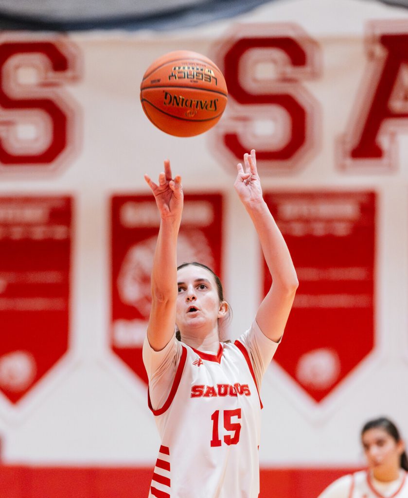 SHE STANDS ALONE - Peyton DiBiasio becomes Saugus’ all-time leading scorer - Itemlive